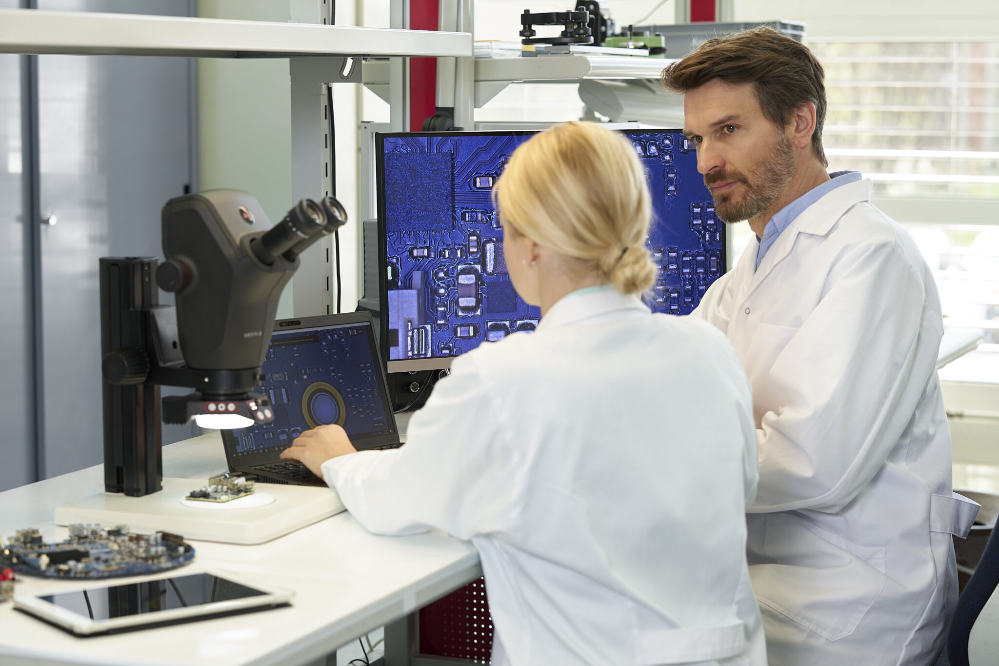 Leica Ivesta Inspection & Assembly Microscope - JH Technologies