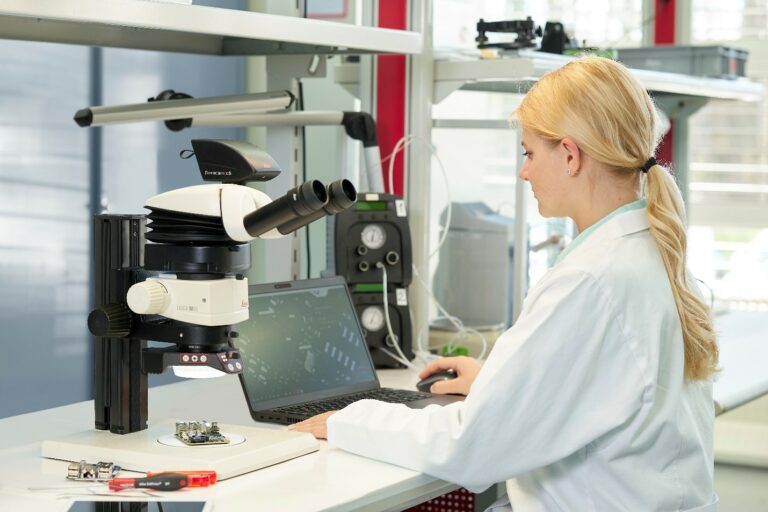 Leica Ivesta Inspection & Assembly Microscope - JH Technologies